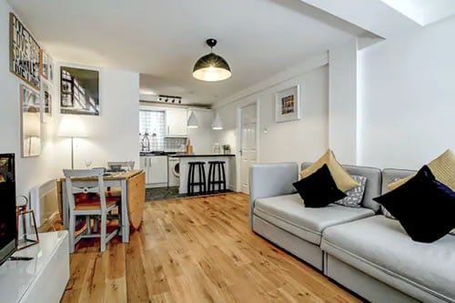 Manchester Rubber Weekend 2021 hundreds of rubber guys